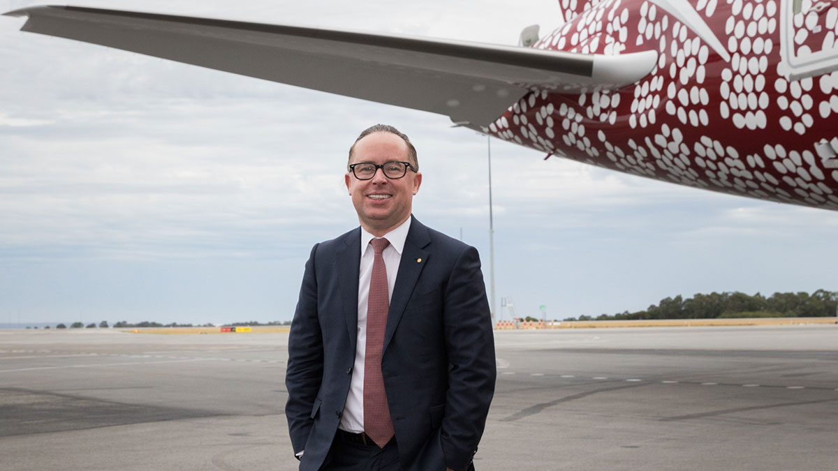 Qantas CEO brings forward his retirement - micenet